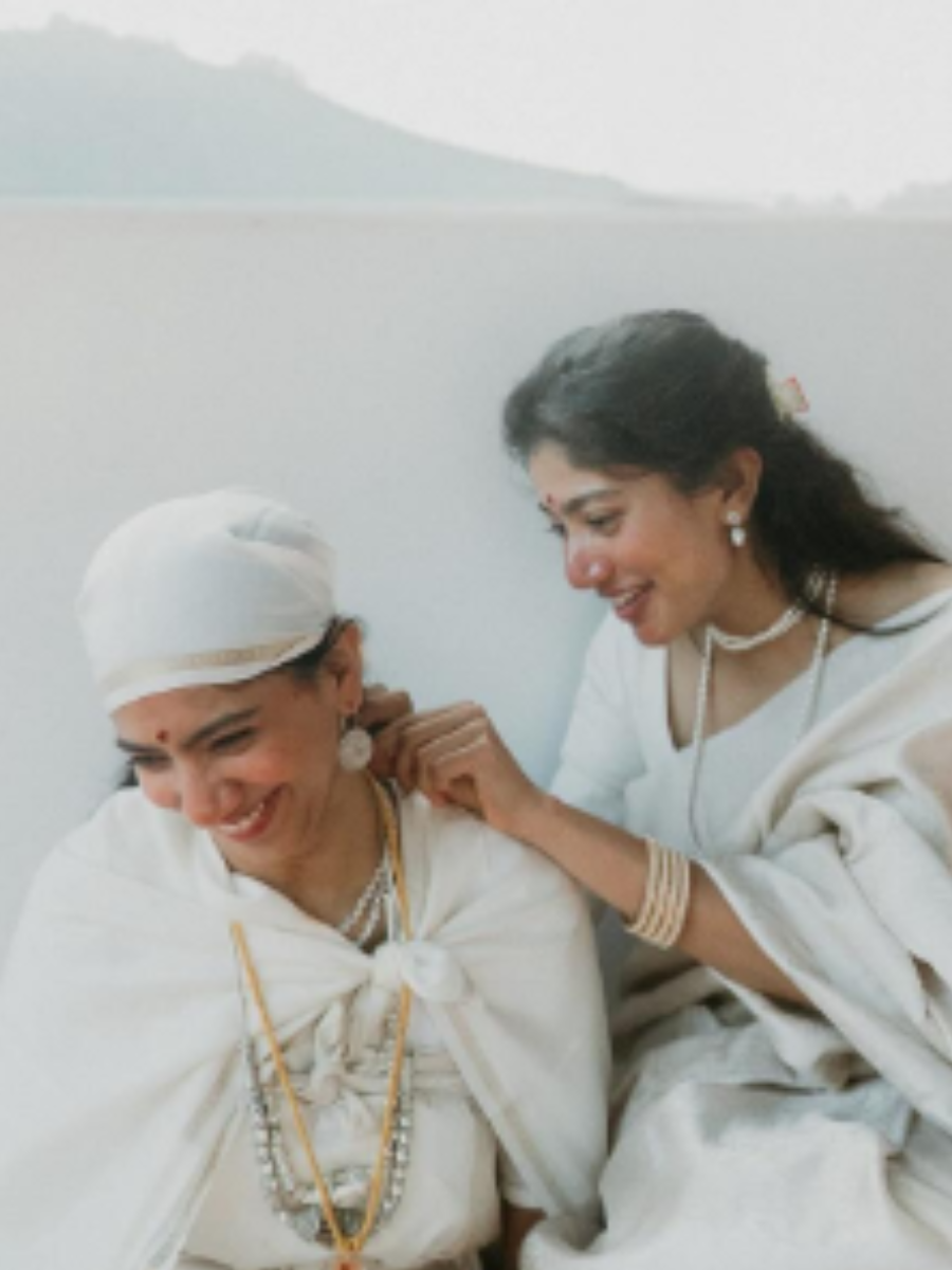Pooja Kannan and Vineeth Sivakumar tie the knot in a heart melting ...