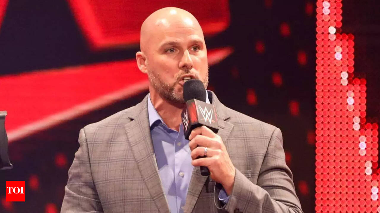Adam Pearce On Fan Request That He Should Slap Sonya WWE SmackDown