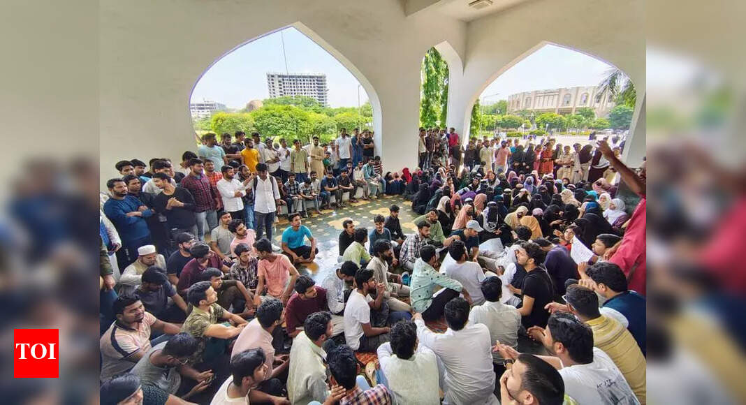 Maulana Azad National Urdu University: Manuu Students Call Off Stir ...