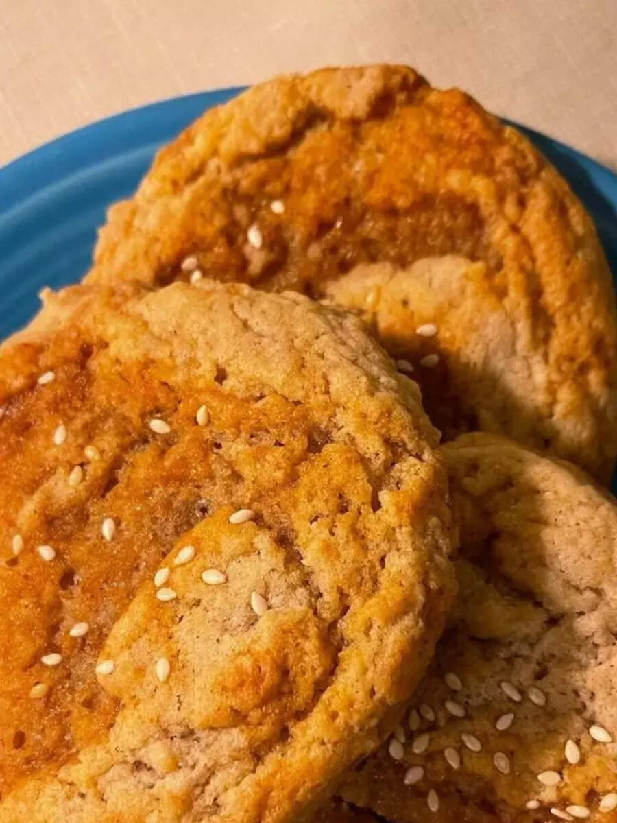 Korean Gochujang Caramel Cookies Are The Sweet-Spicy Biscuit For Your ...