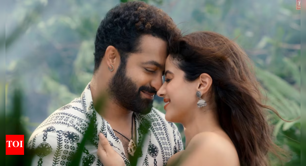 'Devara Part 1': Jr NTR starrer FDFS show starts at midnight; ticket ...