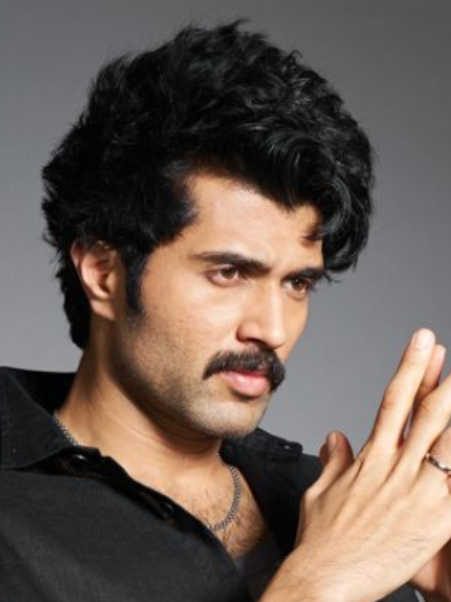 Vijay Deverakonda masters the all-black looks | Times of India