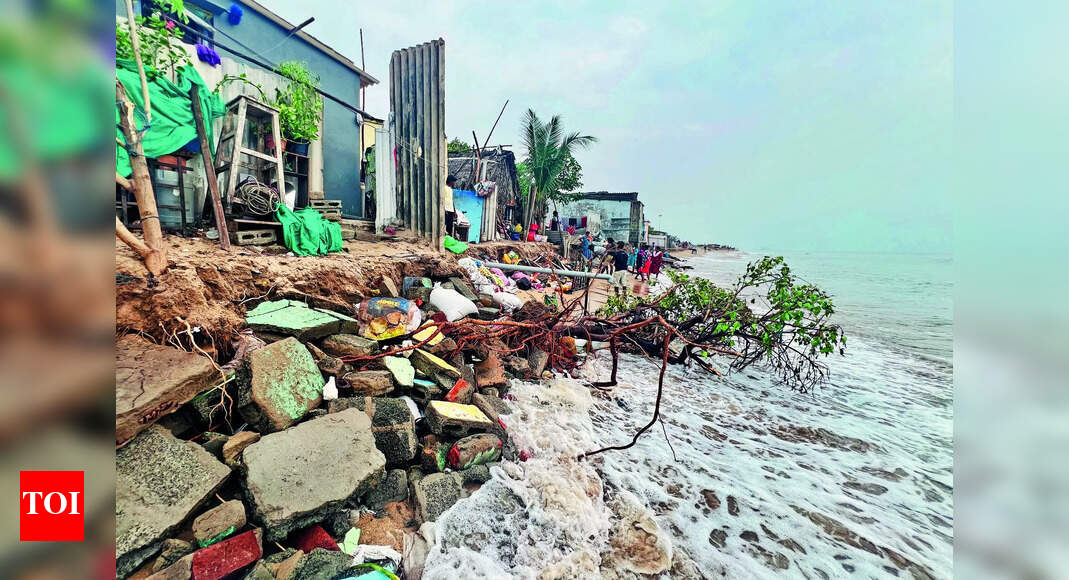 Encroachers Face Sea’s Fury At Srinivasapuram Beach | Chennai News ...