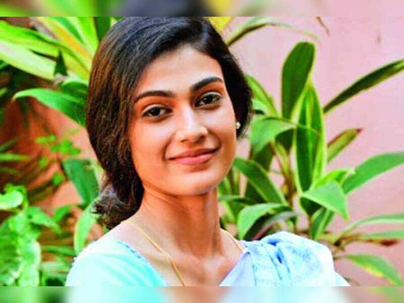 It is a challenging role for me to play: Aakanksha - Times of India
