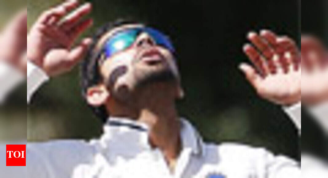 Virat Kohli shows the finger to Sydney crowd, defends his action | New ...