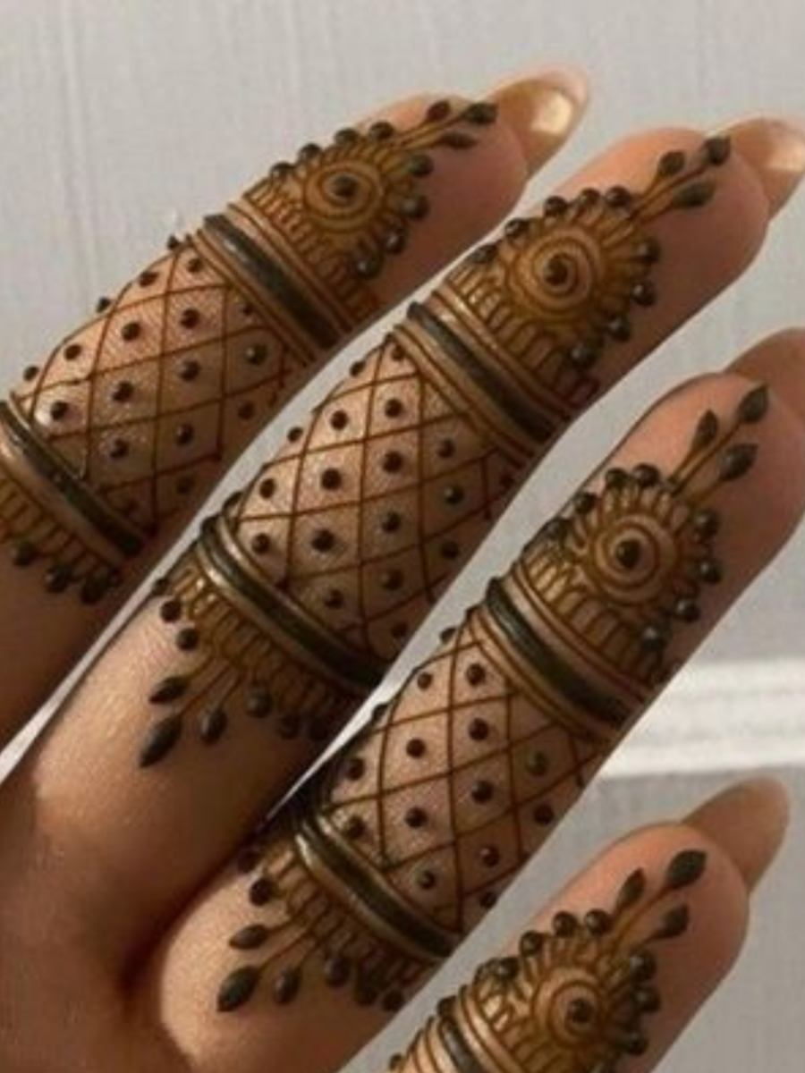 Easy Finger Mehndi Desings: Aesthetic Mehndi Designs For Fingers ...