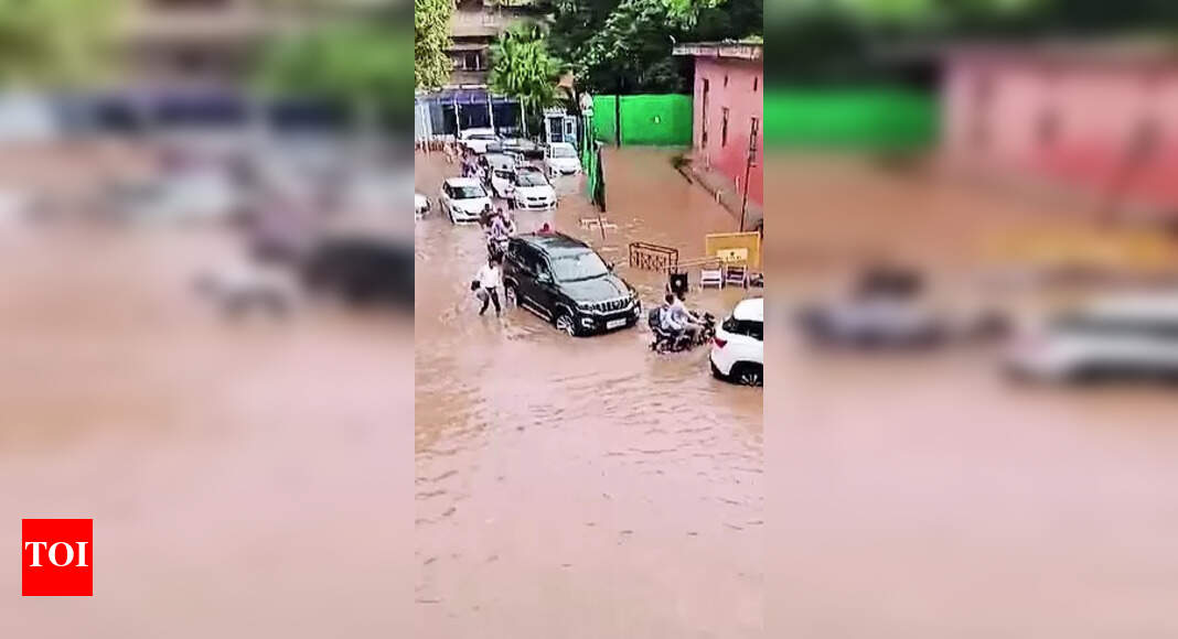 Nehru Hospital: Chandigarh's Nehru Hospital Flooded Amid Heavy Rain ...