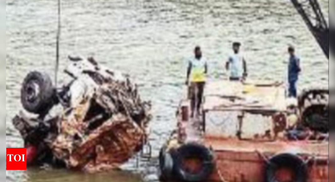 Shirur Landslide: Shirur Landslide:kerala Truck Driver Arjun's Body ...