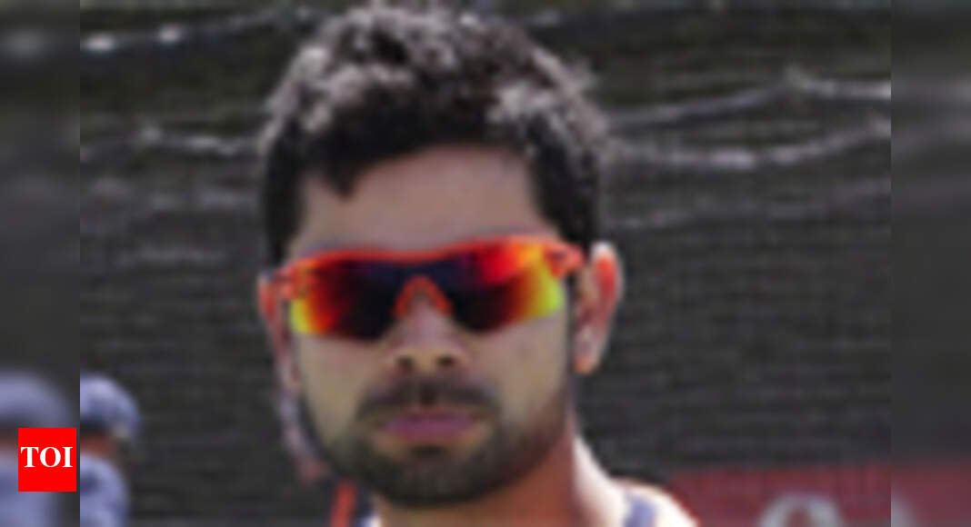 Virat Kohli fined for finger gesture | New Zealand in India 2016 News ...