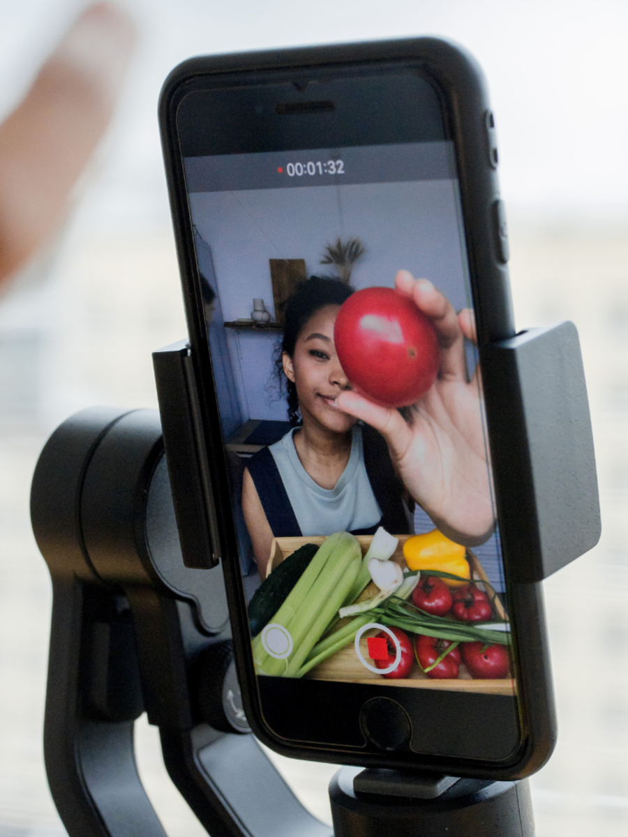 5 Best Phones For Vlogging Under Rs 10000 In September 2024: Nokia G42 ...