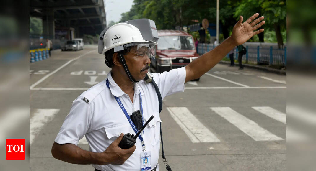 Kolkata Police: Kolkata Deploys 2,500 Police Officers Ahead of Protests ...
