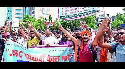 Youths Demand Cancellation of Jharkhand Competitive Exam Amid Protests ...