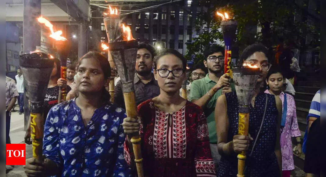 Kolkata rape-murder: Junior doctors' strike disrupts healthcare ...