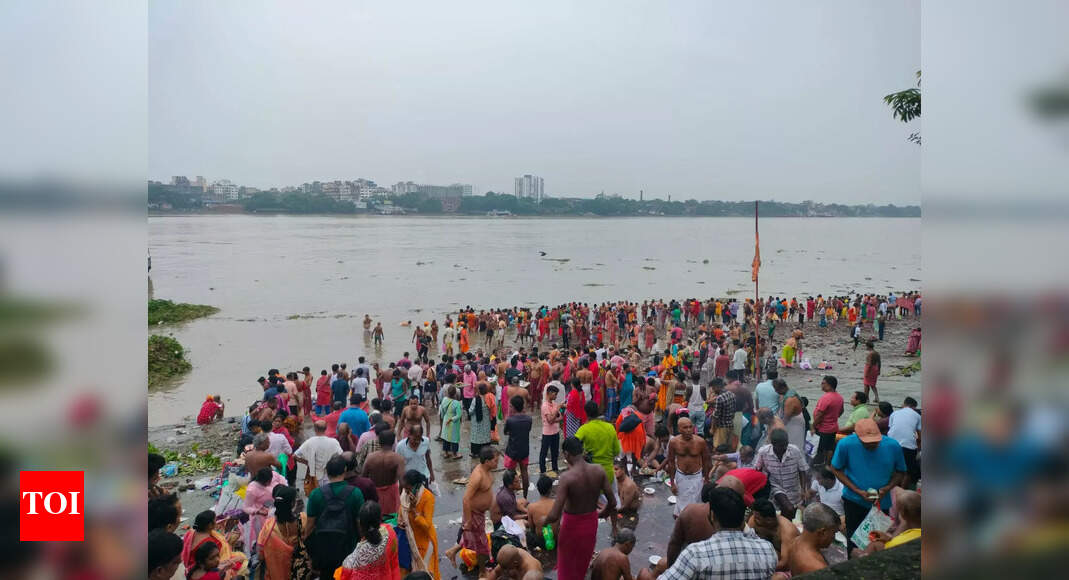 Kolkata’s Ganga ghats transform into a hub of rituals with the arrival ...