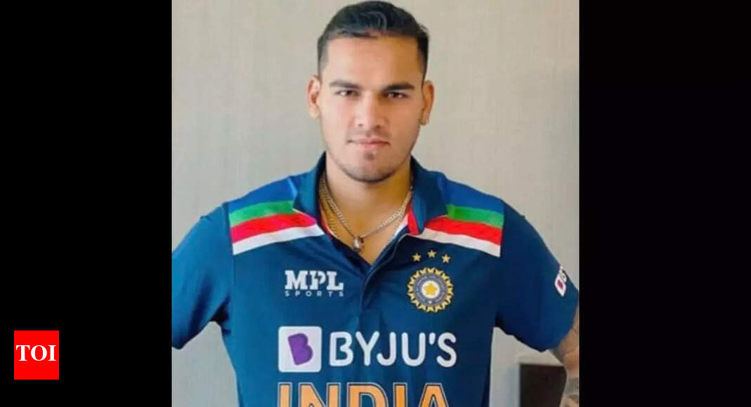 Rahul Chahar: Cricketer Rahul Chahar's Father Duped by Builder in ₹26.5 ...