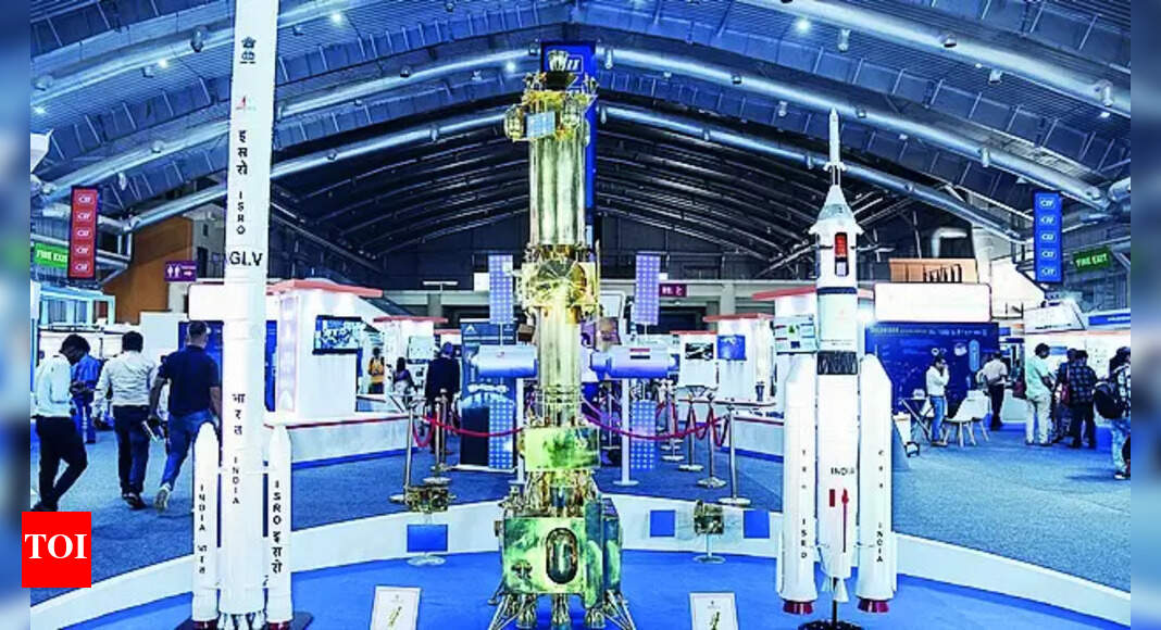 Isro to build 3rd launch pad, next-gen rocket could also land on sea ...