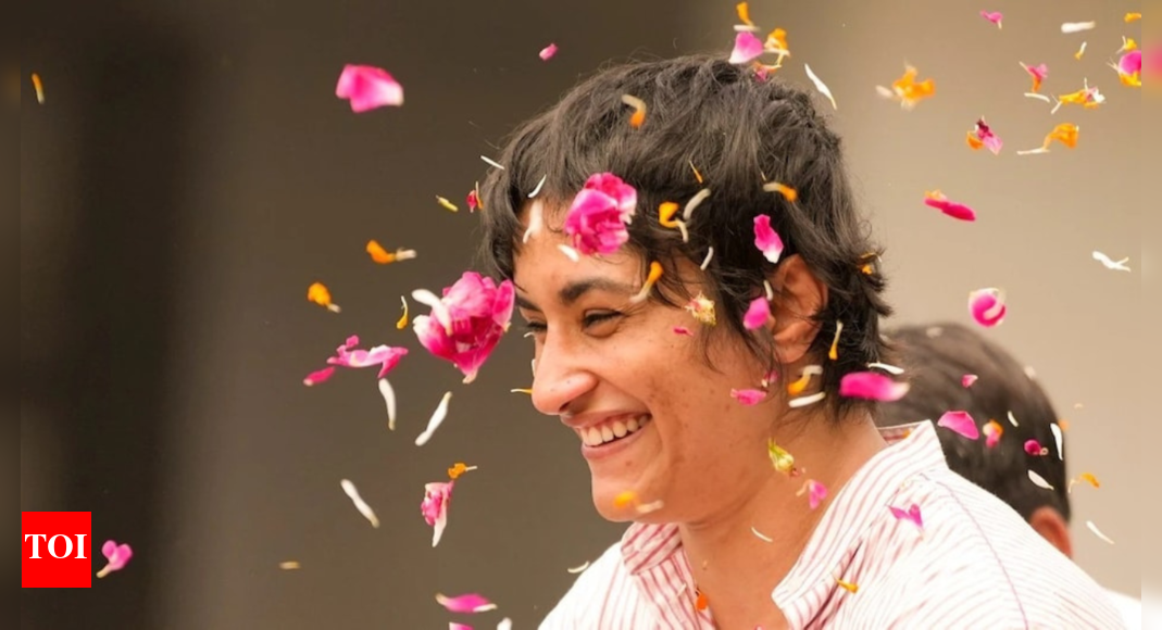 Congress's Vinesh Phogat trailing, BJP's Yogesh Kumar ahead from Julana ...