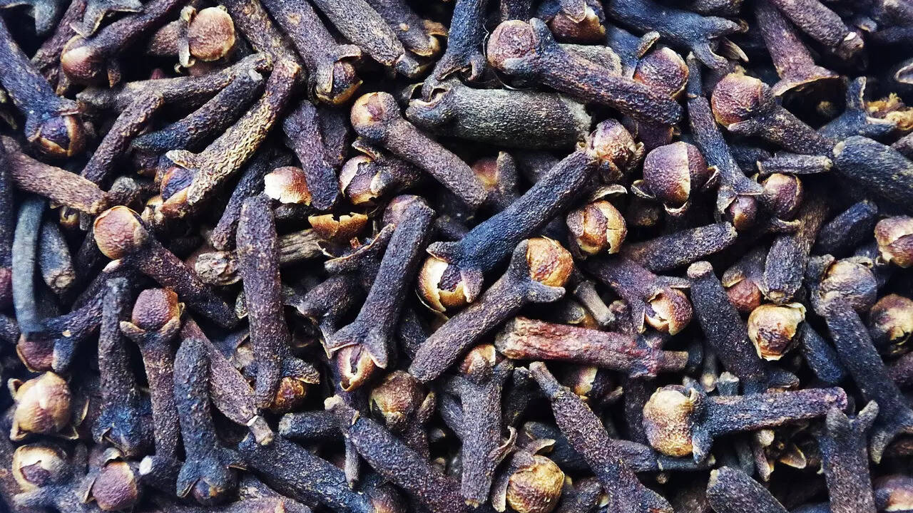 7 Effective Ways To Use Cloves For Quick Weight Loss