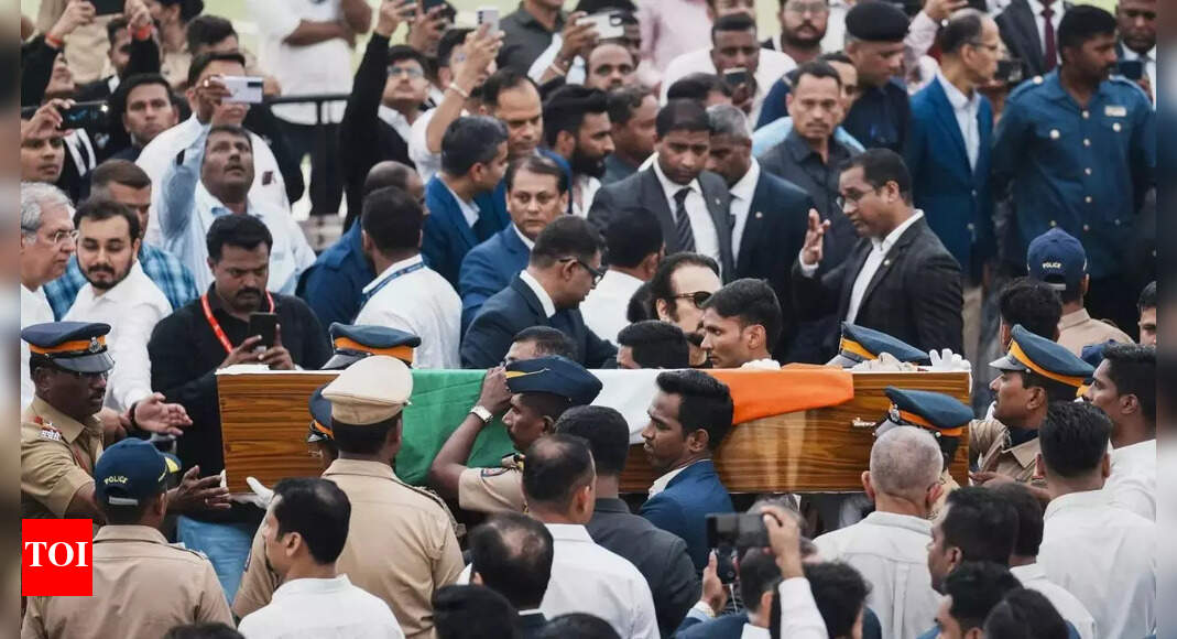 Ratan Tata Passes Away News Live: Ratan Tata's last rites performed ...