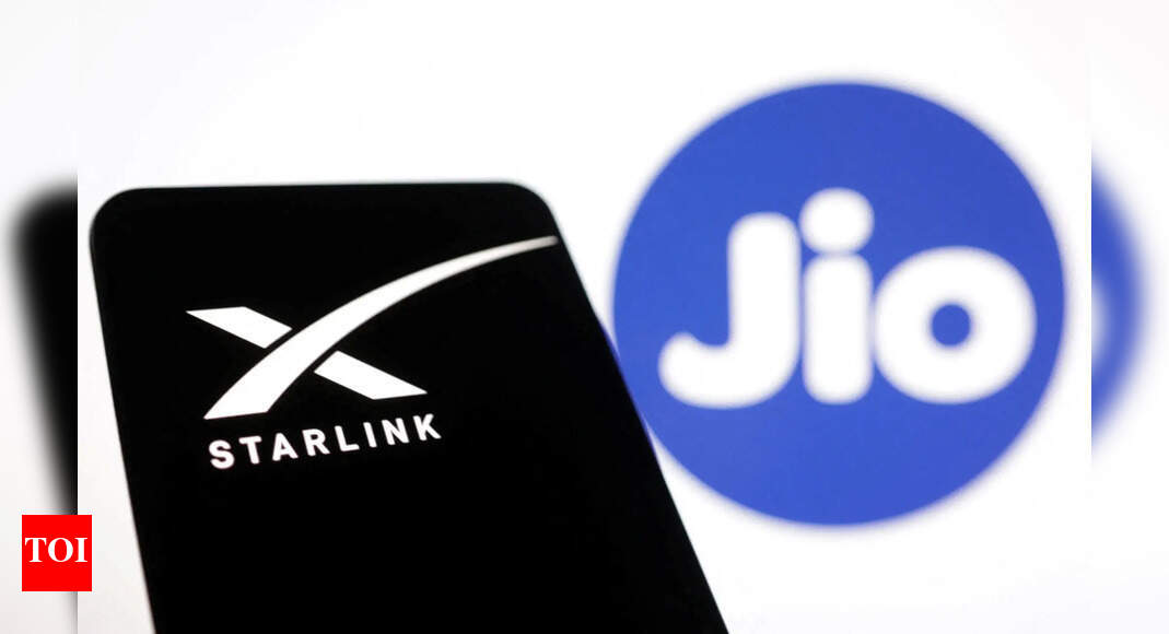 Reliance Jio sends 'complaint letter' to telecom minister Jyotiraditya ...