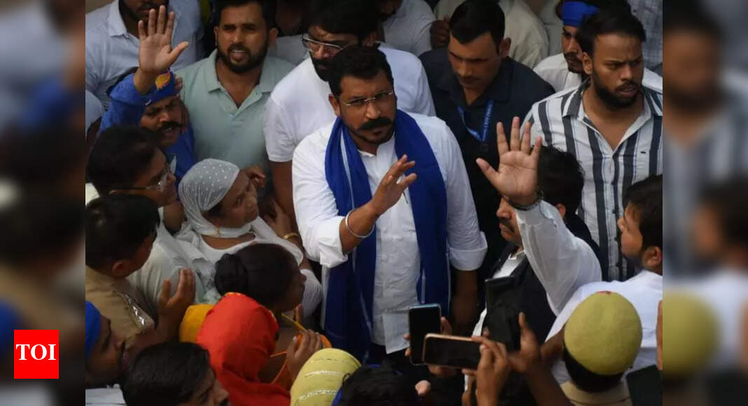 Lucknow Custodial Death: Outrage Over Lucknow Custodial Death: SP and Azad Samaj Party Demand ...