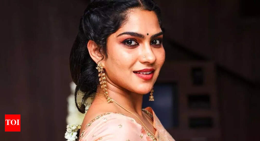 A police complaint filed against 'Lubber Pandhu' actress Swasika ...