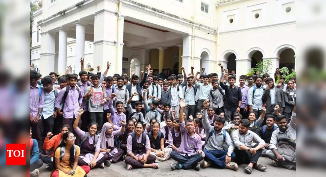Yuvaraja'S College: Yuvaraja’s College Students End Protest After ...