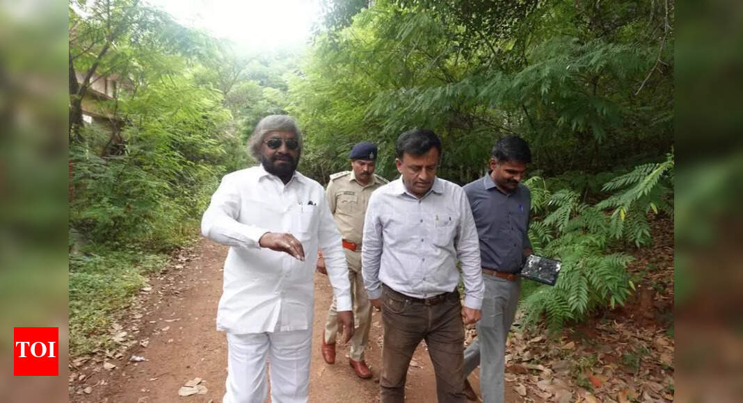 HMT: Bengaluru Forest Minister Eshwar Khandre Criticizes Officials Over ...
