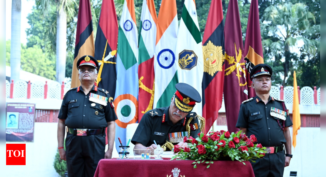 Lt Gen Shivinder Singh appointed new commandant of AMC centre and ...