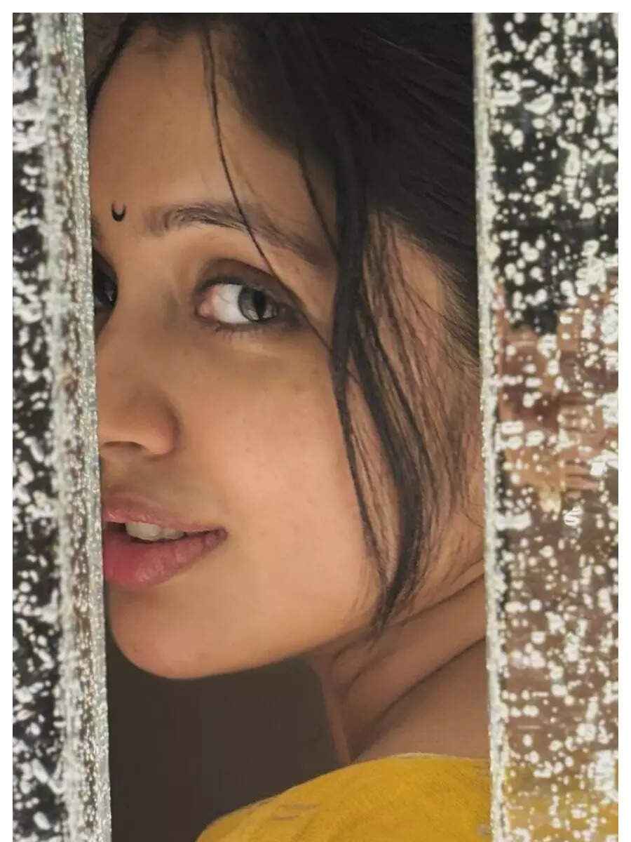 'Bougainvillea' actress Veena Nandakumar’s captivating eyes tell a ...