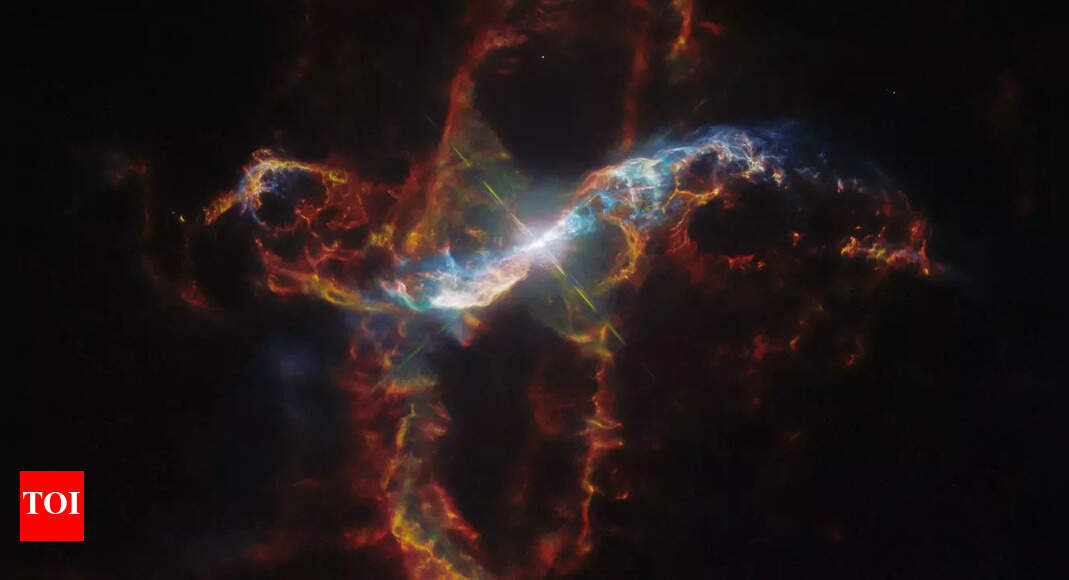 Hubble Space Telescope captures complex nature of symbiotic binary star ...