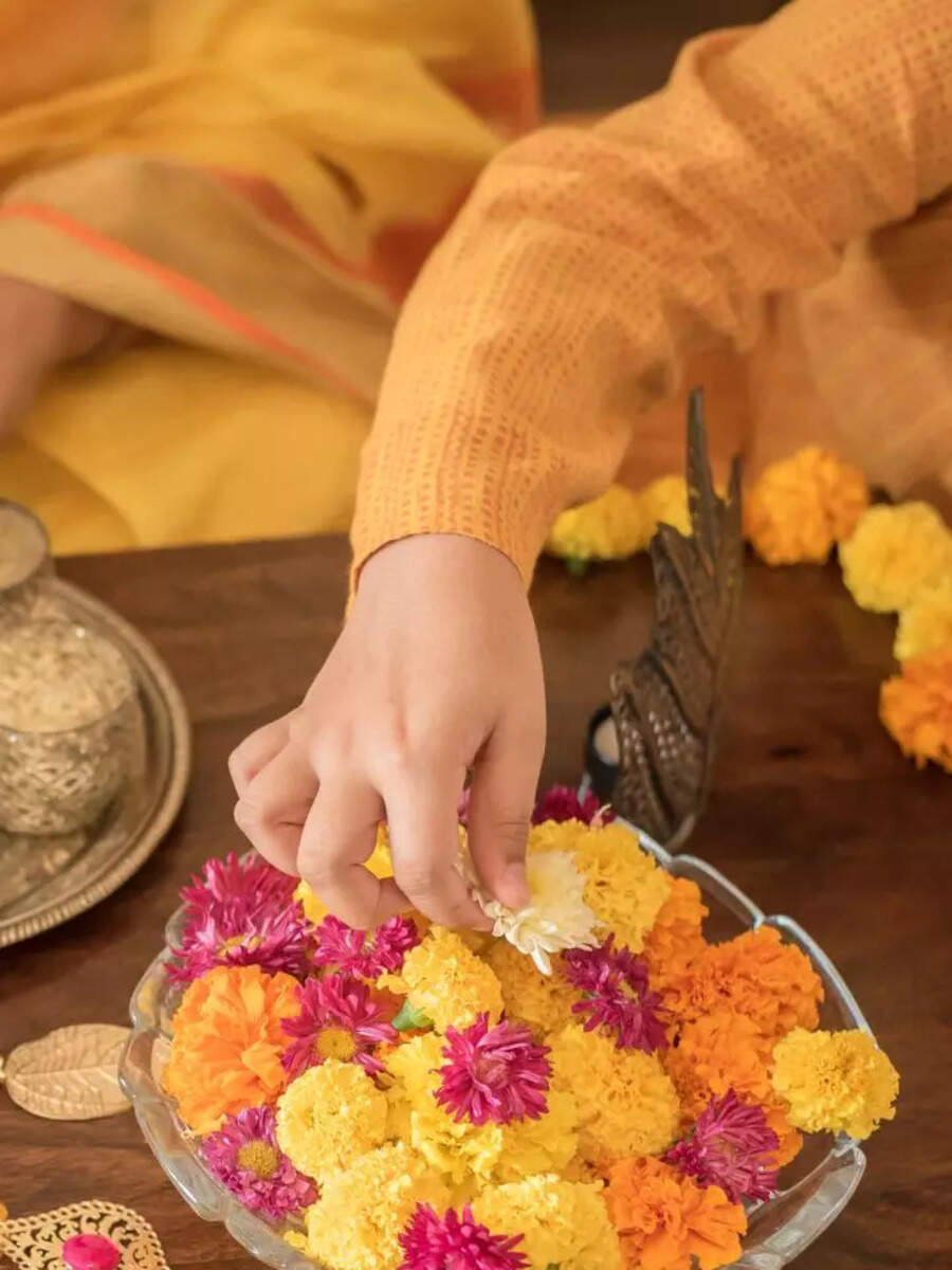 8 ways to use leftover puja flowers | Times of India