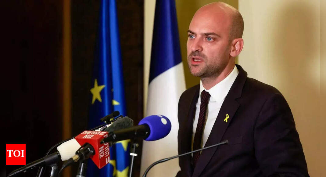 French foreign minister in Kyiv on solidarity tour - Times of India
