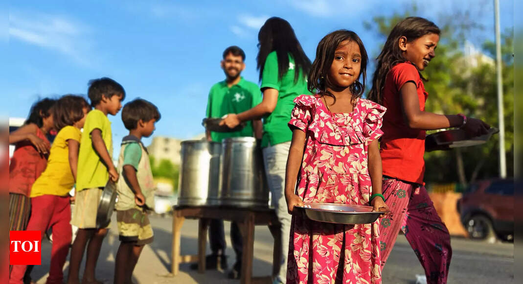 Have-lots, have-nots: A cruel food paradox and a few hands bridging the ...