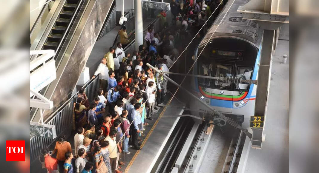 Metro Rail: Confusion and Frustration as Metro's Short Loop Trains ...