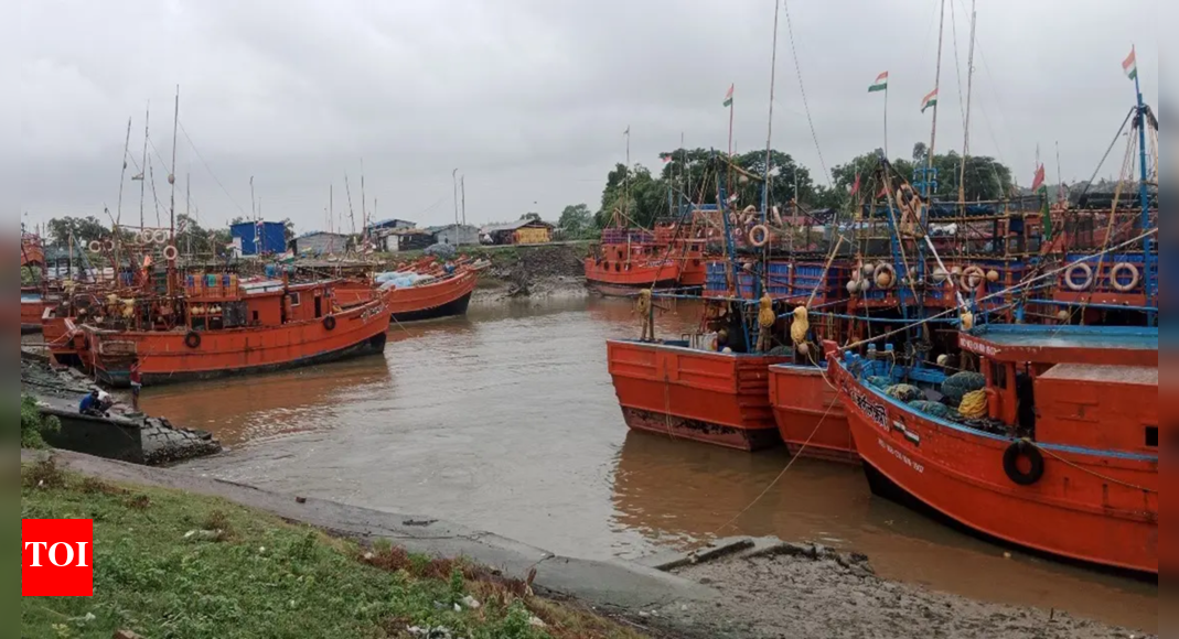 Cyclone Dana: Cyclone Dana to Strike Bengal-Odisha Coast: Heavy Rain and Winds Expected ...