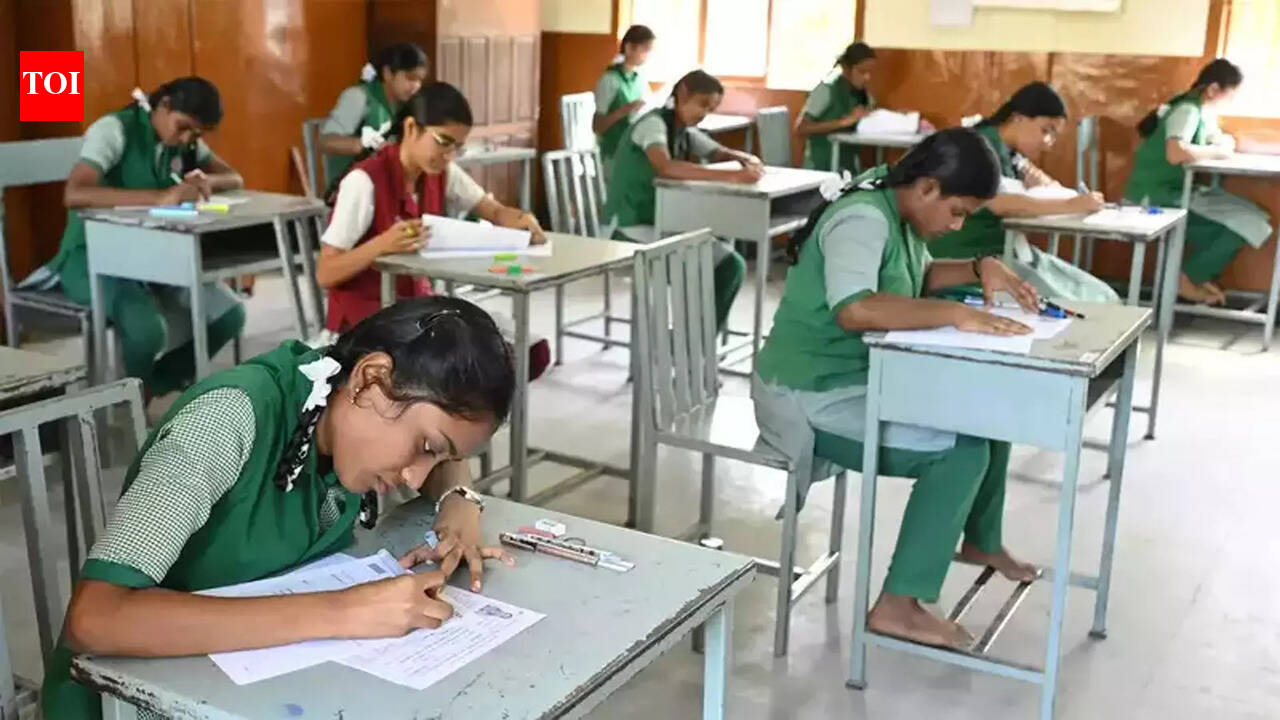 CBSE Date Sheet 2025 Highlights: Class 10, 12 board exam schedule ...