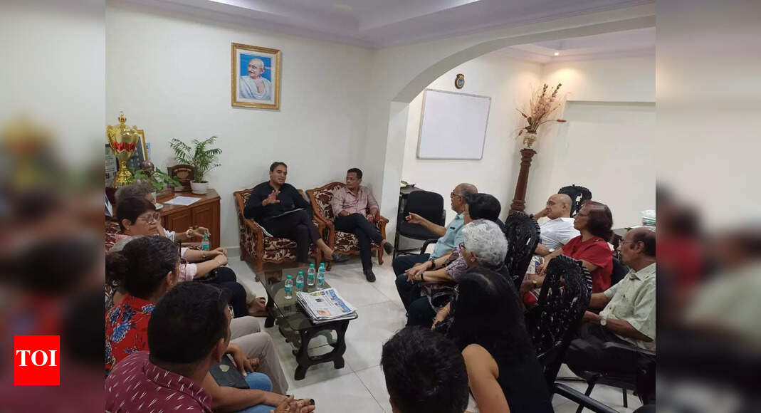 CCP mayor meets with Latin Quarter residents, assures help to find solution | Goa News - Times ...