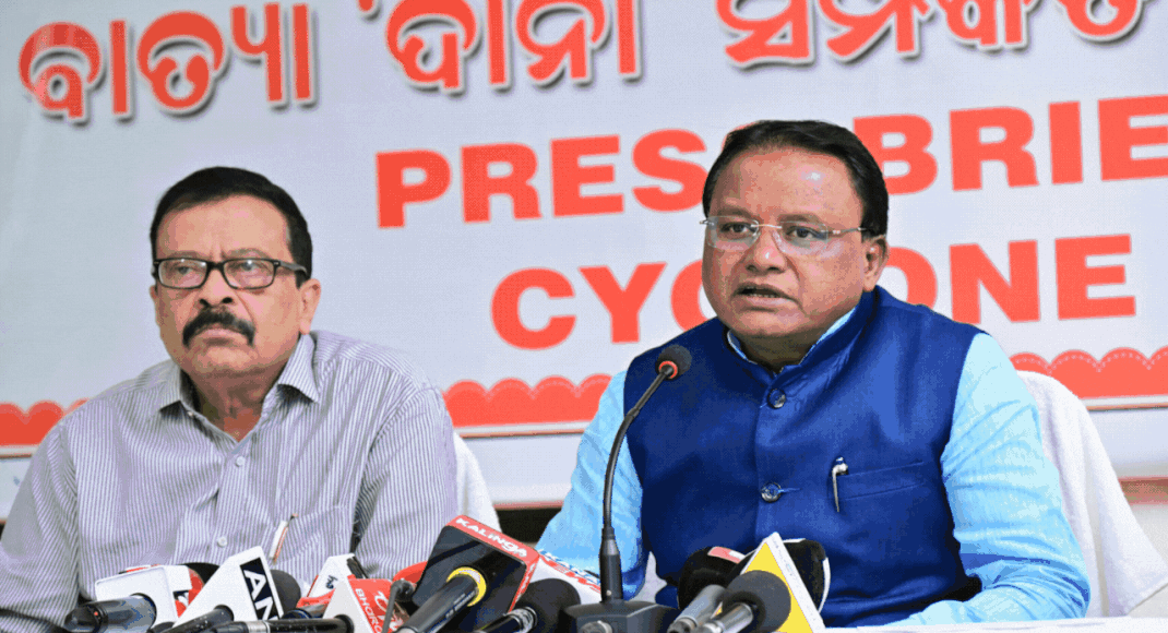 Cyclone Dana, Cyclone Dana Update, Cyclone Dana Tracker Updates ...