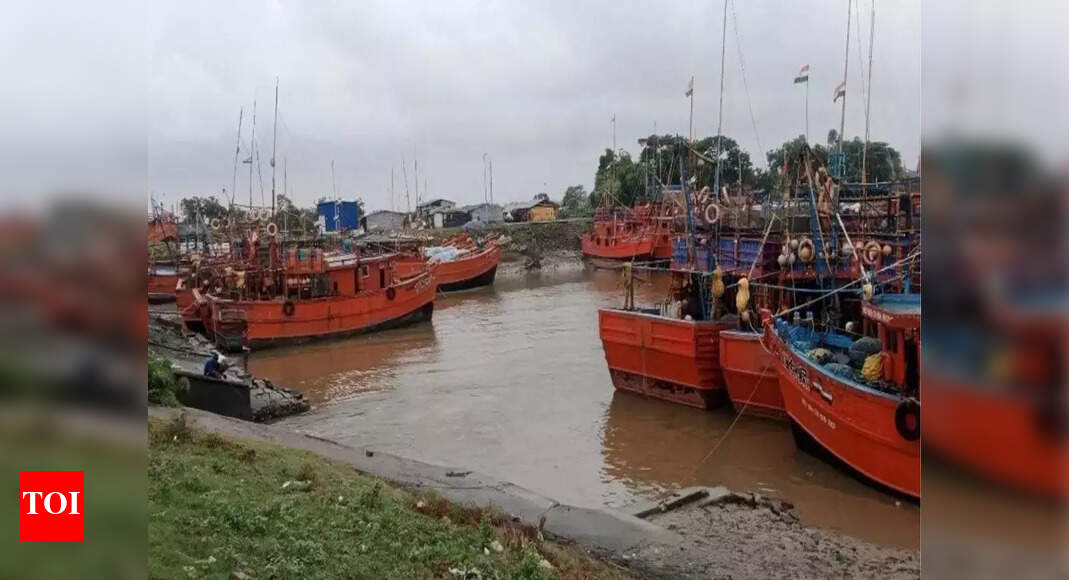 Cyclone Dana: Indian Navy's preparatory activities for HADR OPS ...