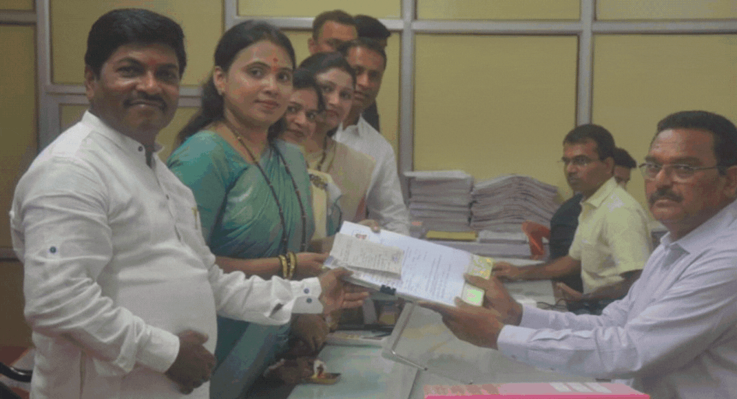 BJP Leader Sneha Patil Goes Independent in Bhiwandi Elections ...