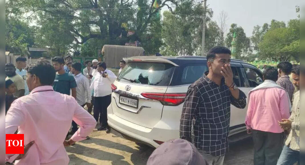 Congress: Dissent Erupts in Congress Over Shiggaon Bypoll Candidate ...