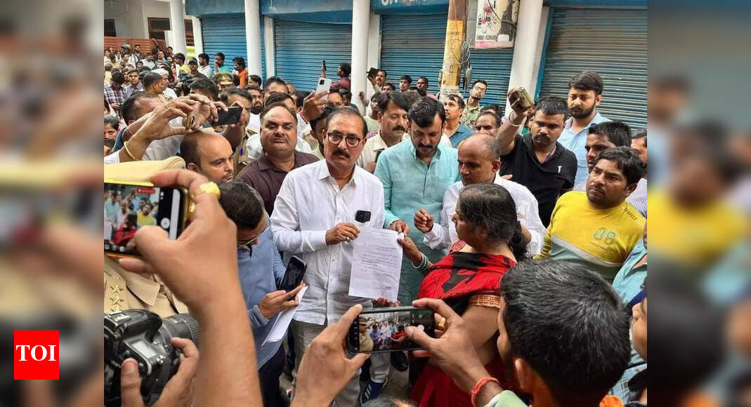 Inspector Suspended and Booked for Alleged Murder of Chinhat Trader in ...