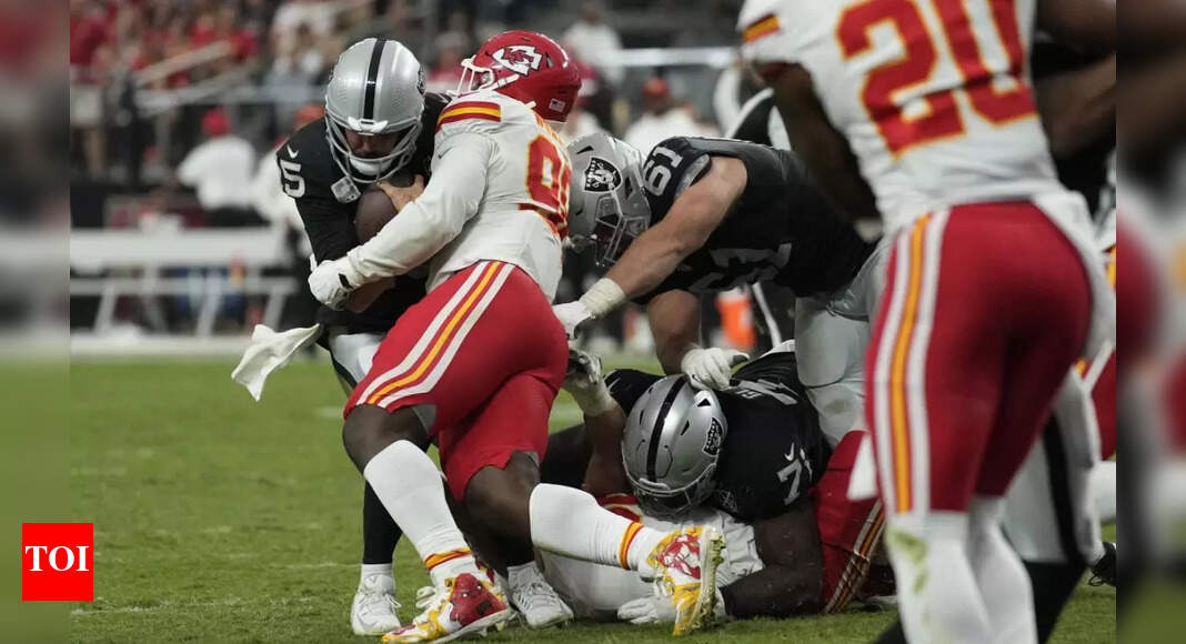 Antonio Pierce's baffling explanation for Raiders' questionable end-of ...