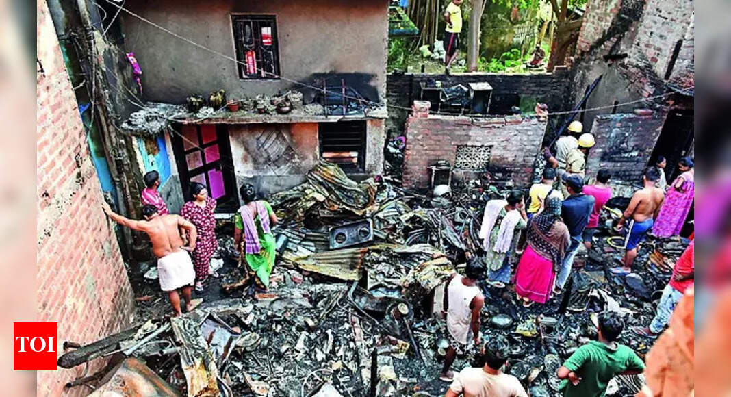 Serious Blaze in Prince Anwar Shah Slum: Youth Injured, Investigation ...