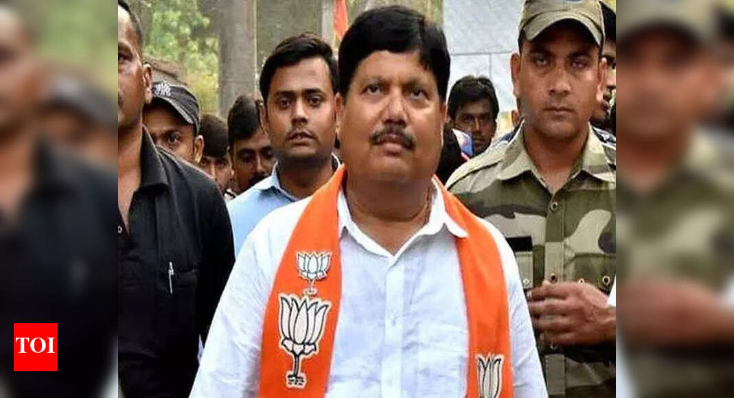 Calcutta High Court Demands State Report on Arjun Singh House Shooting ...