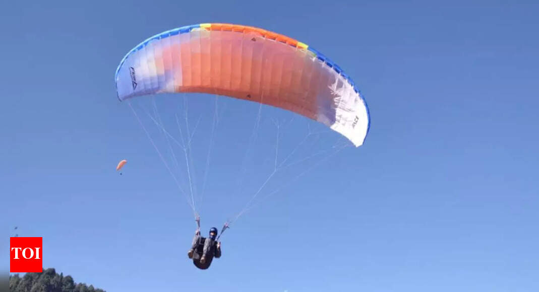 Himachal Pradesh: Belgian paraglider killed after mid-air collision in ...