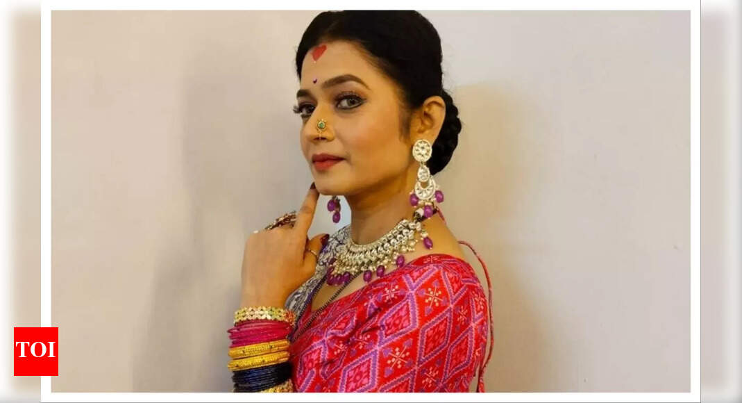 Ekta Tiwari: I enjoy gorging on gujiyas and besan ki chikkis during Diwali - Times of India