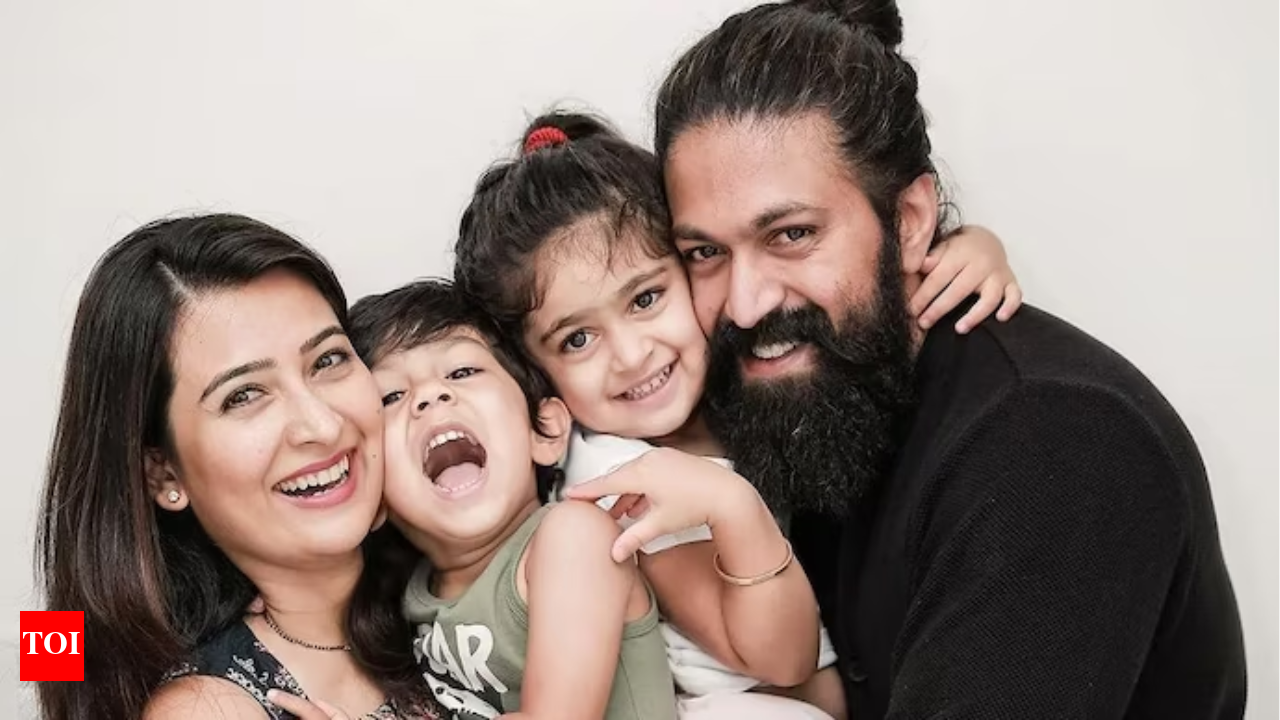 Yash Kannada Actor Wiki Age Height Wife Family