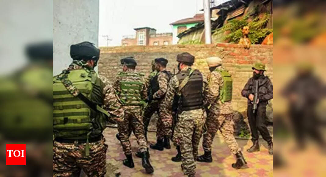 LeT: Top LeT Commander Killed in J&K Encounter, Security Personnel Injured | Srinagar News ...